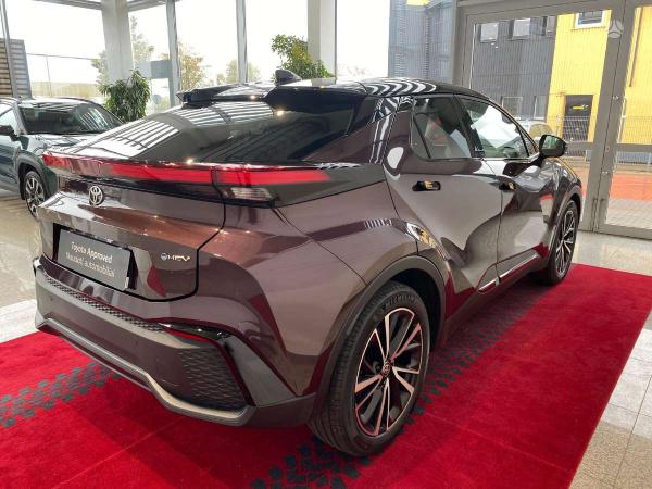 Серый Тойота C-HR 2024 в Шяуляй, объемом двигателя 1.99 л и пробегом 7 тыс. км за 31200 €, фото 6 на AUTOMOTO.COM.LV
