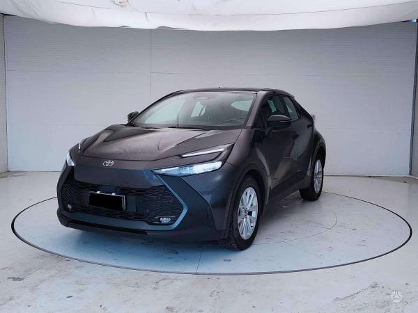 Grey Toyota C-HR 2024 in Kaunas, with an engine capacity of 1.99 L and mileage of 31 thousand km for 27900 €, photo 1 on AUTOMOTO.COM.LV