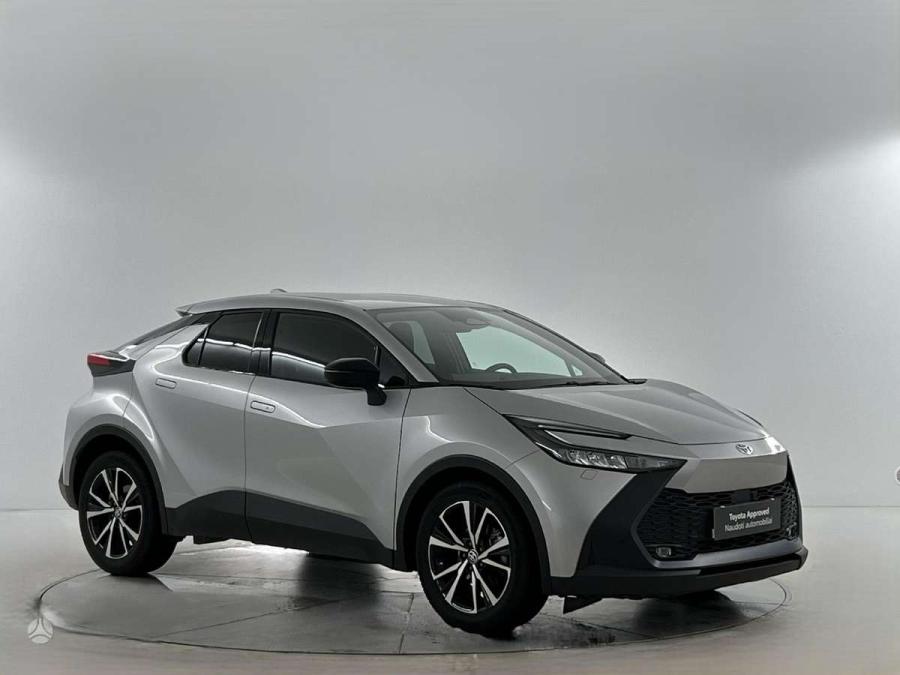Grey Toyota C-HR 2024 in Vilnius, with an engine capacity of 1.80 L and mileage of 45 thousand km for 27900 €, photo 14 on AUTOMOTO.COM.LV