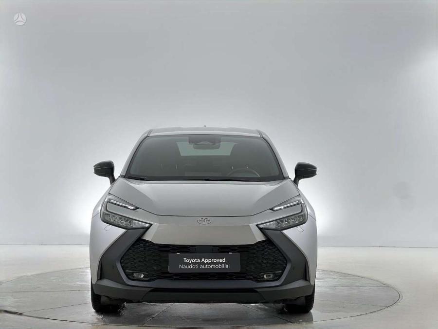 Серый Тойота C-HR 2024 в Вильнюс, объемом двигателя 1.80 л и пробегом 45 тыс. км за 27900 €, фото 4 на AUTOMOTO.COM.LV