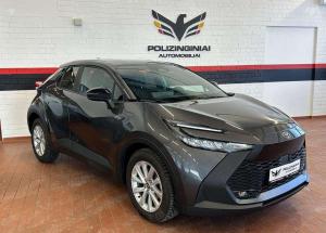 Grey Toyota C-HR 2024 in Kaunas, with an engine capacity of 1.80 L and mileage of 31 thousand km for 27600 €, photo 3 on AUTOMOTO.COM.LV