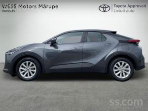 Серый Тойота C-HR 2024 в Рига, объемом двигателя 1.80 л и пробегом 20 тыс. км за 29990 €, фото 4 на AUTOMOTO.COM.LV