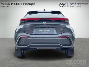 Серый Тойота C-HR 2024 в Рига, объемом двигателя 1.80 л и пробегом 20 тыс. км за 29990 €, фото 5 на AUTOMOTO.COM.LV