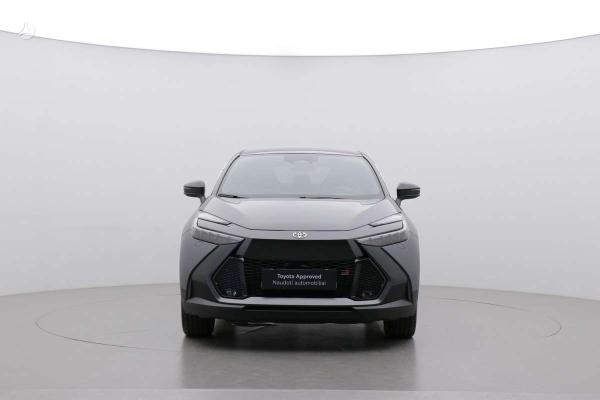 Серый Тойота C-HR 2024 в Вильнюс, объемом двигателя 1.99 л и пробегом 59 тыс. км за 40900 €, фото 5 на AUTOMOTO.COM.LV