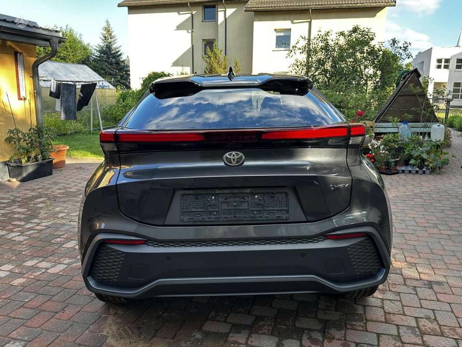 Серый Тойота C-HR 2024 в Пренай, объемом двигателя 1.80 л и пробегом 1 тыс. км за 29500 €, фото 8 на AUTOMOTO.COM.LV