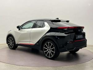 Grey Toyota C-HR 2024 in Panevezys, with an engine capacity of 1.99 L and mileage of 34 thousand km for 36590 €, photo 7 on AUTOMOTO.COM.LV