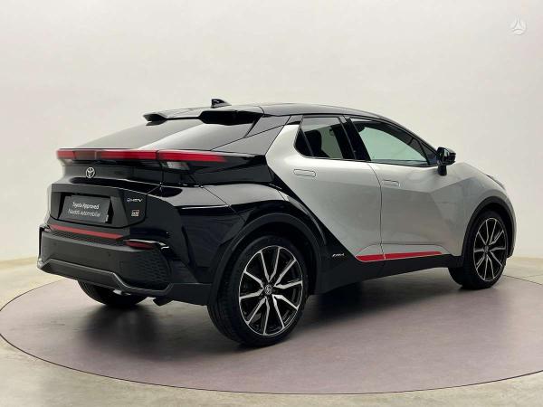 Grey Toyota C-HR 2024 in Panevezys, with an engine capacity of 1.99 L and mileage of 34 thousand km for 36590 €, photo 8 on AUTOMOTO.COM.LV