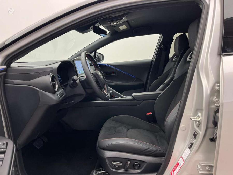 Grey Toyota C-HR 2024 in Panevezys, with an engine capacity of 1.99 L and mileage of 34 thousand km for 36590 €, photo 10 on AUTOMOTO.COM.LV