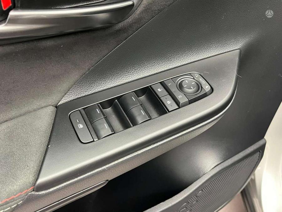Grey Toyota C-HR 2024 in Panevezys, with an engine capacity of 1.99 L and mileage of 34 thousand km for 36590 €, photo 12 on AUTOMOTO.COM.LV