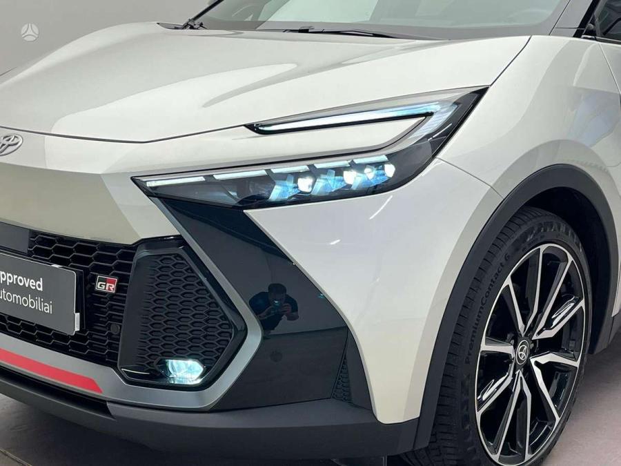 Grey Toyota C-HR 2024 in Panevezys, with an engine capacity of 1.99 L and mileage of 34 thousand km for 36590 €, photo 41 on AUTOMOTO.COM.LV