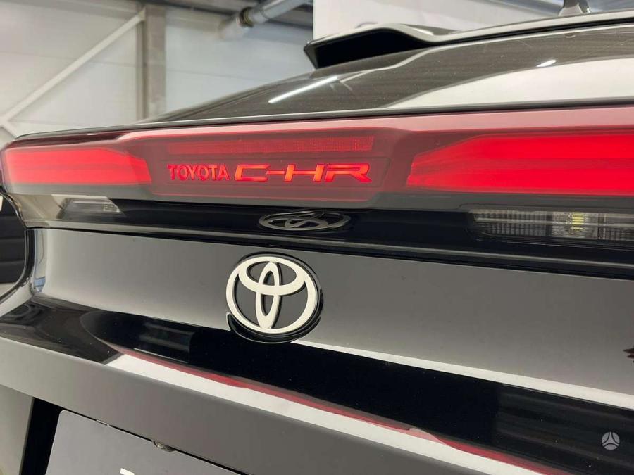 Grey Toyota C-HR 2024 in Panevezys, with an engine capacity of 1.99 L and mileage of 34 thousand km for 36590 €, photo 47 on AUTOMOTO.COM.LV