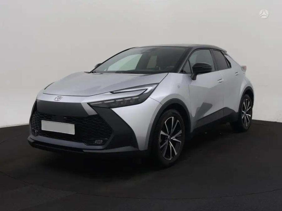 Pelēks Toyota C-HR 2024 Viļņa, ar dzinēja tilpumu 1.80 L un nobraukumu 17 tūkst. km par 27995 €, foto 1 vietnē AUTOMOTO.COM.LV