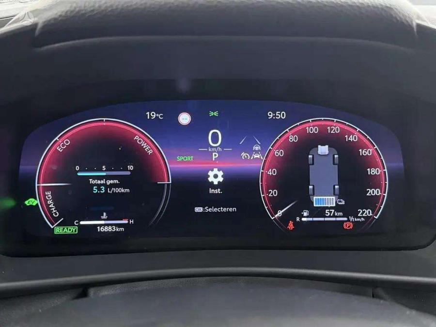 Pelēks Toyota C-HR 2024 Viļņa, ar dzinēja tilpumu 1.80 L un nobraukumu 17 tūkst. km par 27995 €, foto 3 vietnē AUTOMOTO.COM.LV