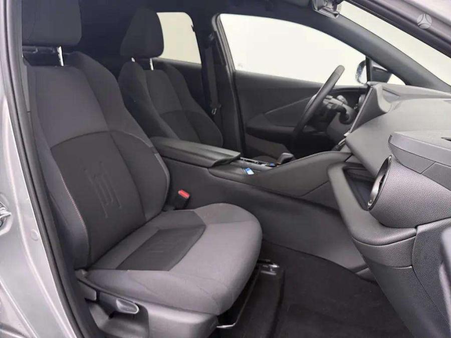 Pelēks Toyota C-HR 2024 Viļņa, ar dzinēja tilpumu 1.80 L un nobraukumu 17 tūkst. km par 27995 €, foto 15 vietnē AUTOMOTO.COM.LV