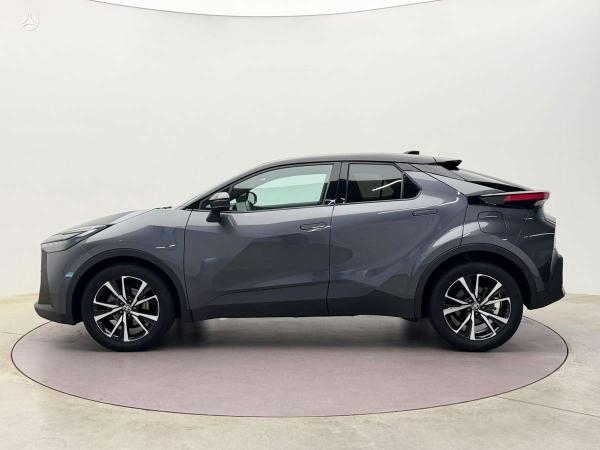 Серый Тойота C-HR 2024 в Паневежис, объемом двигателя 1.80 л и пробегом 32 тыс. км за 30990 €, фото 5 на AUTOMOTO.COM.LV