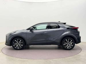 Grey Toyota C-HR 2024 in Panevezys, with an engine capacity of 1.80 L and mileage of 32 thousand km for 30990 €, photo 6 on AUTOMOTO.COM.LV