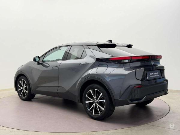 Серый Тойота C-HR 2024 в Паневежис, объемом двигателя 1.80 л и пробегом 32 тыс. км за 30990 €, фото 6 на AUTOMOTO.COM.LV