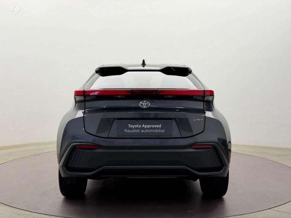 Серый Тойота C-HR 2024 в Паневежис, объемом двигателя 1.80 л и пробегом 32 тыс. км за 30990 €, фото 7 на AUTOMOTO.COM.LV