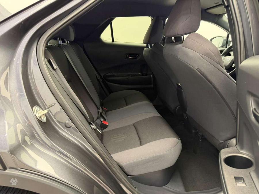 Grey Toyota C-HR 2024 in Panevezys, with an engine capacity of 1.80 L and mileage of 32 thousand km for 30990 €, photo 15 on AUTOMOTO.COM.LV