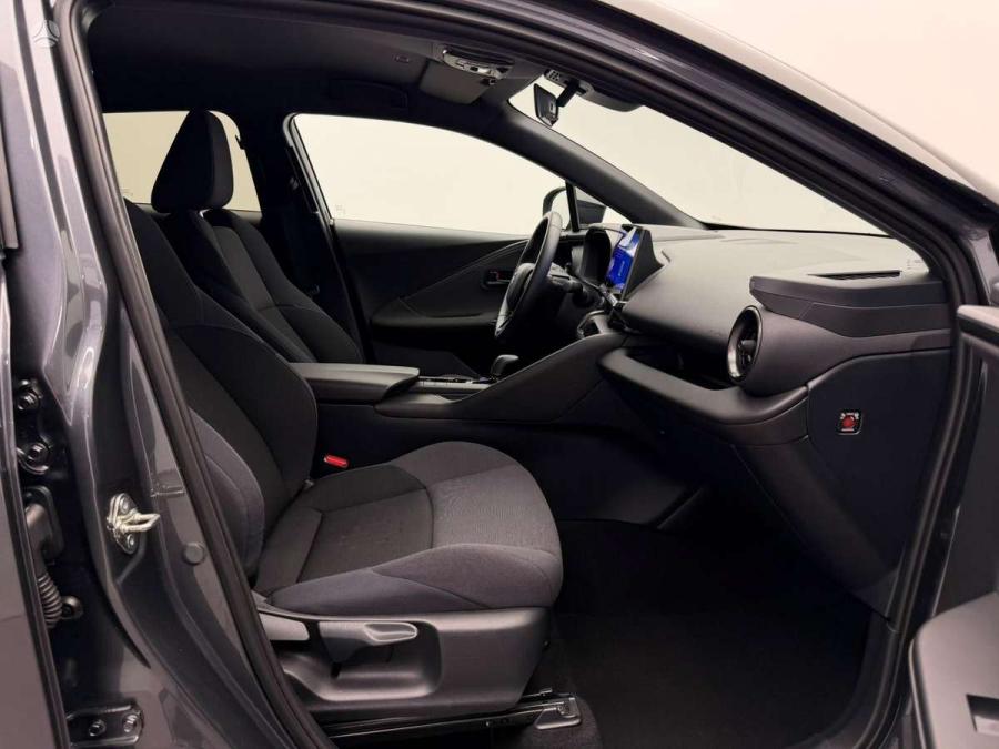 Grey Toyota C-HR 2024 in Panevezys, with an engine capacity of 1.80 L and mileage of 32 thousand km for 30990 €, photo 16 on AUTOMOTO.COM.LV