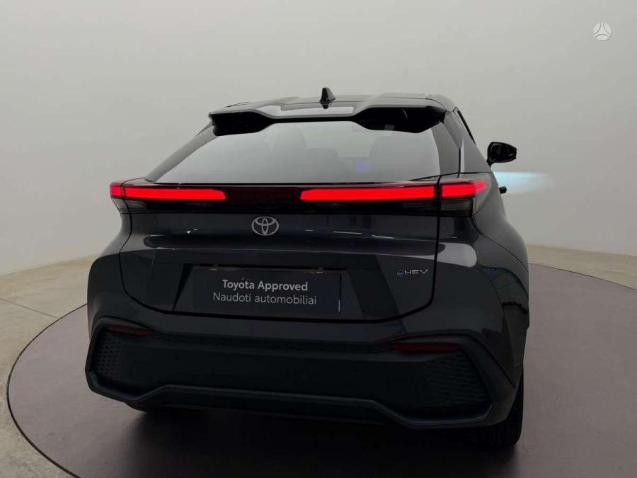 Grey Toyota C-HR 2024 in Panevezys, with an engine capacity of 1.80 L and mileage of 32 thousand km for 30990 €, photo 38 on AUTOMOTO.COM.LV