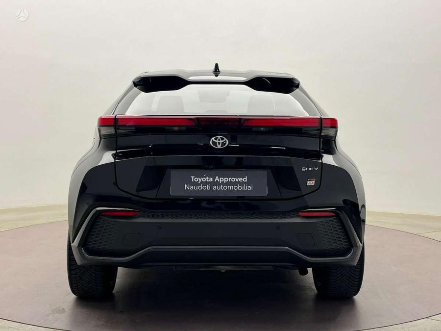 Pelēks Toyota C-HR 2024 Viļņa, ar dzinēja tilpumu 1.99 L un nobraukumu 40 tūkst. km par 39990 €, foto 8 vietnē AUTOMOTO.COM.LV