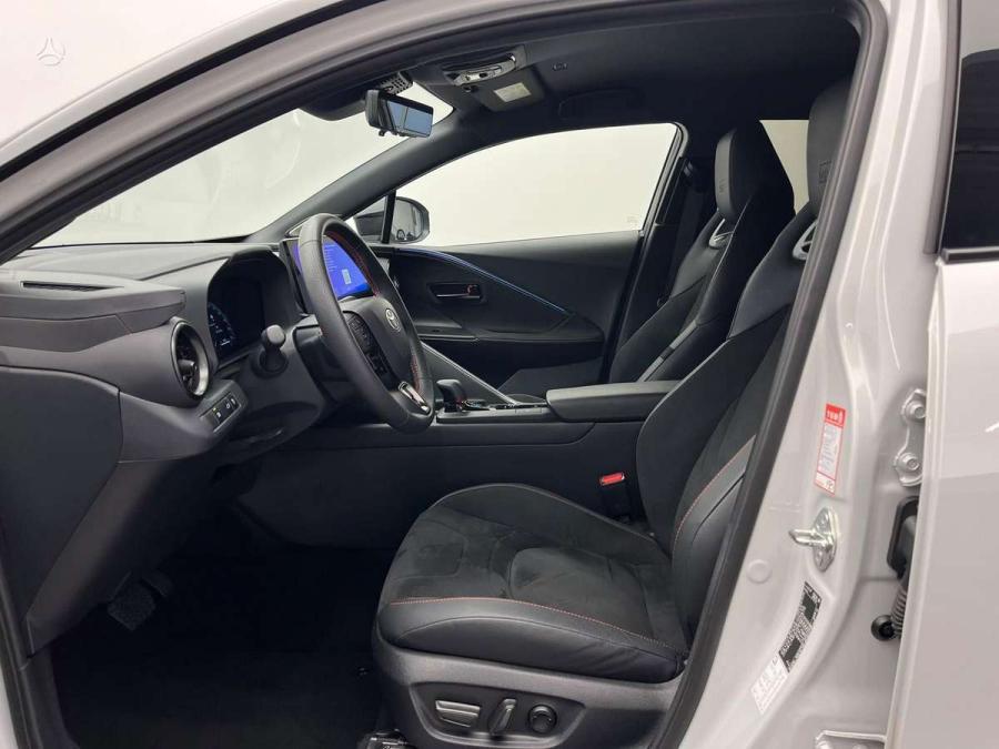 Pelēks Toyota C-HR 2024 Viļņa, ar dzinēja tilpumu 1.99 L un nobraukumu 40 tūkst. km par 39990 €, foto 10 vietnē AUTOMOTO.COM.LV