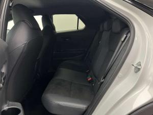 Pelēks Toyota C-HR 2024 Viļņa, ar dzinēja tilpumu 1.99 L un nobraukumu 40 tūkst. km par 39990 €, foto 15 vietnē AUTOMOTO.COM.LV