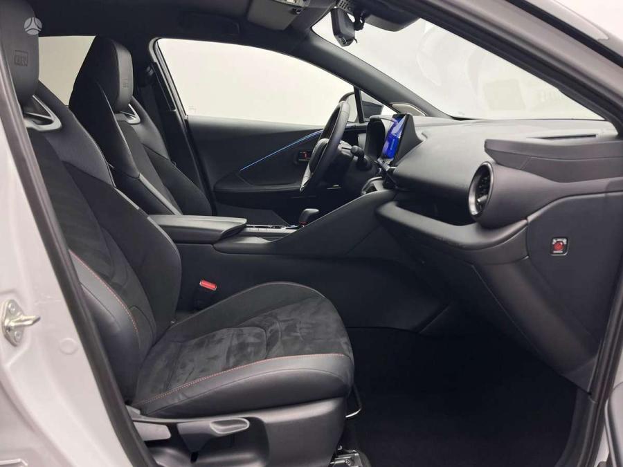 Pelēks Toyota C-HR 2024 Viļņa, ar dzinēja tilpumu 1.99 L un nobraukumu 40 tūkst. km par 39990 €, foto 20 vietnē AUTOMOTO.COM.LV