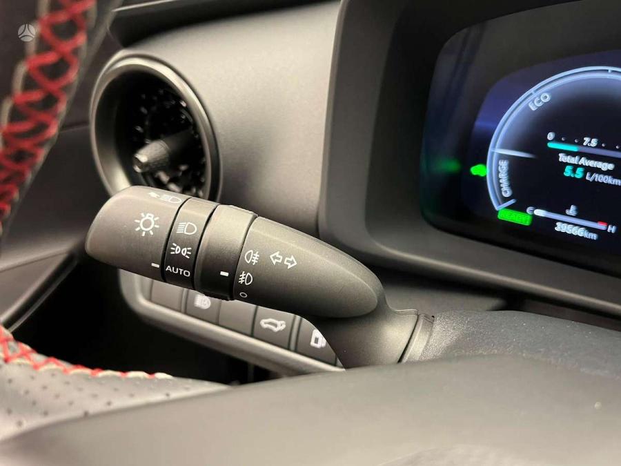 Pelēks Toyota C-HR 2024 Viļņa, ar dzinēja tilpumu 1.99 L un nobraukumu 40 tūkst. km par 39990 €, foto 27 vietnē AUTOMOTO.COM.LV
