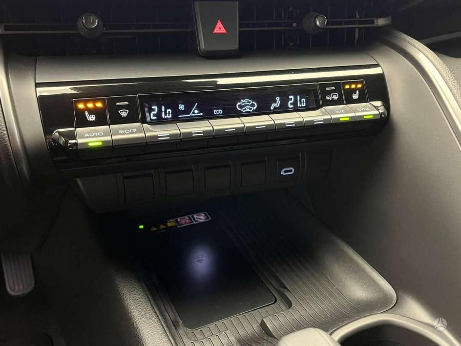 Pelēks Toyota C-HR 2024 Viļņa, ar dzinēja tilpumu 1.99 L un nobraukumu 40 tūkst. km par 39990 €, foto 37 vietnē AUTOMOTO.COM.LV