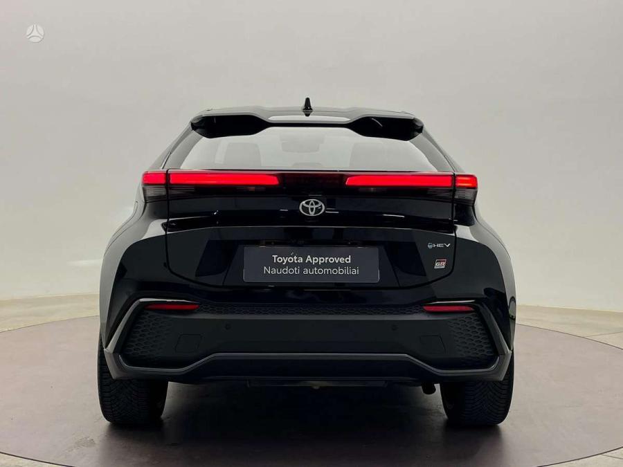 Pelēks Toyota C-HR 2024 Viļņa, ar dzinēja tilpumu 1.99 L un nobraukumu 40 tūkst. km par 39990 €, foto 46 vietnē AUTOMOTO.COM.LV