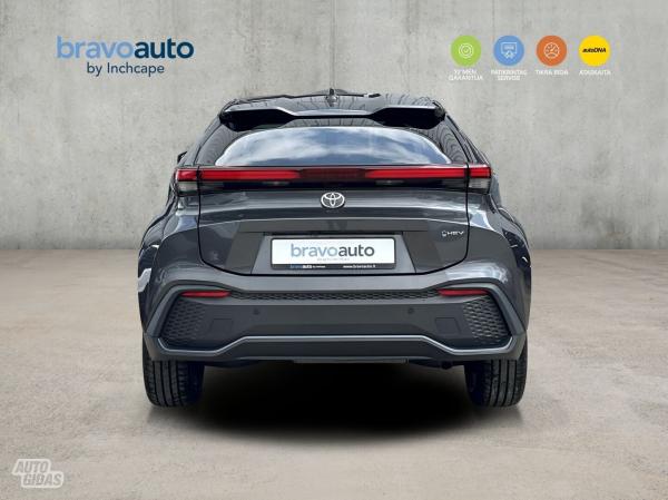 Grey Toyota C-HR 2024 in Kaunas, with an engine capacity of 1.80 L and mileage of 38 thousand km for 29771 €, photo 4 on AUTOMOTO.COM.LV
