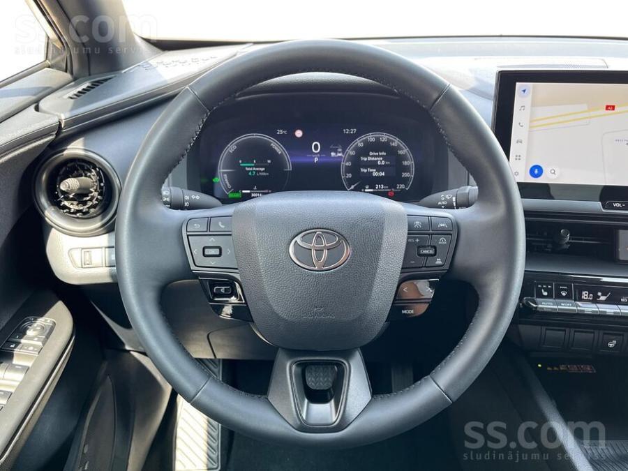 Pelēks Toyota C-HR 2024 Rīga, ar dzinēja tilpumu 1.80 L un nobraukumu 30 tūkst. km par 27990 €, foto 13 vietnē AUTOMOTO.COM.LV
