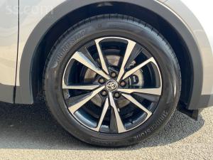 Pelēks Toyota C-HR 2024 Rīga, ar dzinēja tilpumu 1.80 L un nobraukumu 30 tūkst. km par 27990 €, foto 20 vietnē AUTOMOTO.COM.LV