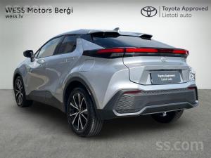Pelēks Toyota C-HR 2024 Rīga, ar dzinēja tilpumu 1.80 L un nobraukumu 30 tūkst. km par 27990 €, foto 24 vietnē AUTOMOTO.COM.LV