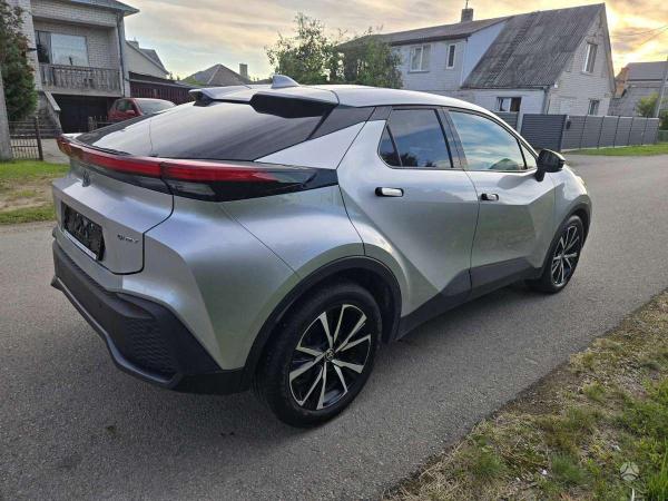 Серый Тойота C-HR 2024 в Шяуляй, объемом двигателя 1.80 л и пробегом 30 тыс. км за 16990 €, фото 2 на AUTOMOTO.COM.LV