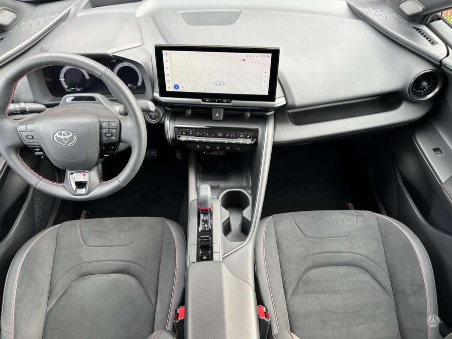 Серый Тойота C-HR 2024 в Вильнюс, объемом двигателя 2.00 л и пробегом 10 тыс. км за 37750 €, фото 6 на AUTOMOTO.COM.LV
