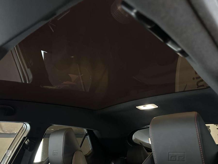 Серый Тойота C-HR 2024 в Вильнюс, объемом двигателя 2.00 л и пробегом 10 тыс. км за 37750 €, фото 39 на AUTOMOTO.COM.LV