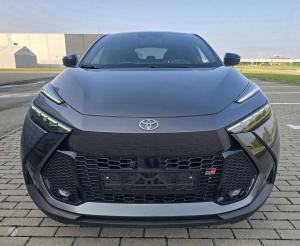 Pelēks Toyota C-HR 2024 Panevēža, ar dzinēja tilpumu 1.99 L un nobraukumu 9 tūkst. km par 31900 €, foto 10 vietnē AUTOMOTO.COM.LV