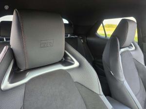 Pelēks Toyota C-HR 2024 Panevēža, ar dzinēja tilpumu 1.99 L un nobraukumu 9 tūkst. km par 31900 €, foto 15 vietnē AUTOMOTO.COM.LV