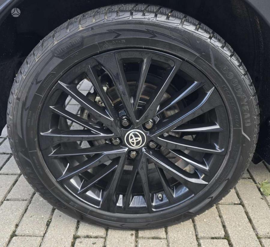 Pelēks Toyota C-HR 2024 Panevēža, ar dzinēja tilpumu 1.99 L un nobraukumu 9 tūkst. km par 31900 €, foto 39 vietnē AUTOMOTO.COM.LV