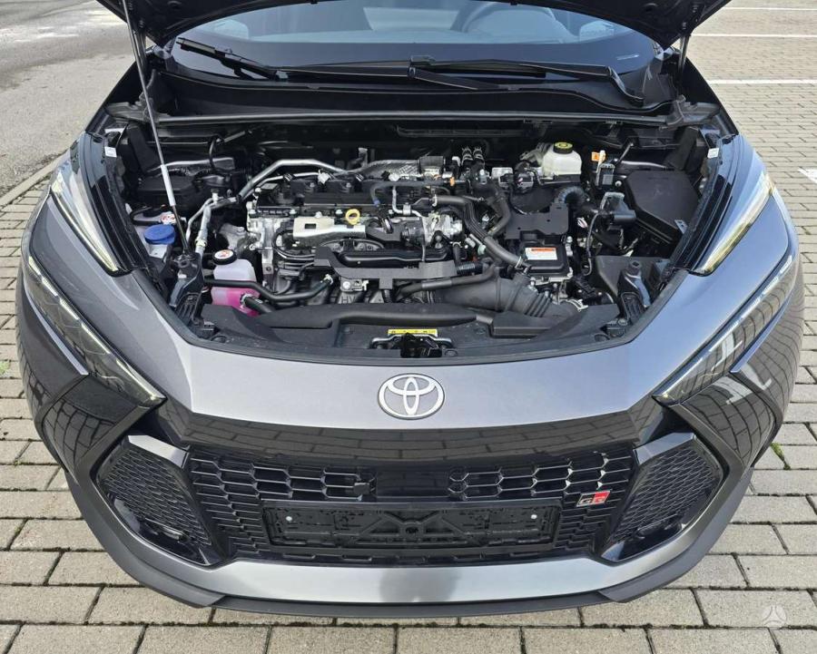 Pelēks Toyota C-HR 2024 Panevēža, ar dzinēja tilpumu 1.99 L un nobraukumu 9 tūkst. km par 31900 €, foto 40 vietnē AUTOMOTO.COM.LV