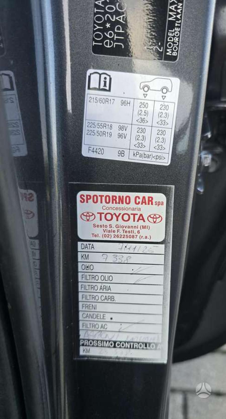 Pelēks Toyota C-HR 2024 Panevēža, ar dzinēja tilpumu 1.99 L un nobraukumu 9 tūkst. km par 31900 €, foto 41 vietnē AUTOMOTO.COM.LV