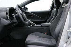 Pelēks Toyota C-HR 2024 Viļņa, ar dzinēja tilpumu 1.80 L un nobraukumu 62 tūkst. km par 33900 €, foto 24 vietnē AUTOMOTO.COM.LV