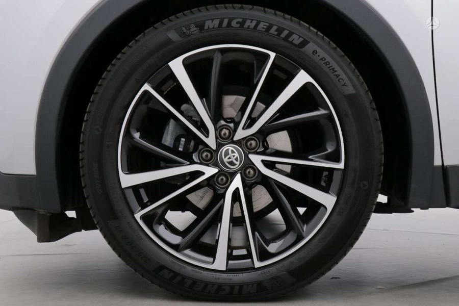 Pelēks Toyota C-HR 2024 Viļņa, ar dzinēja tilpumu 1.80 L un nobraukumu 62 tūkst. km par 33900 €, foto 33 vietnē AUTOMOTO.COM.LV