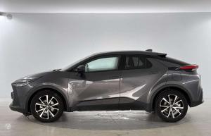 Pelēks Toyota C-HR 2025 Viļņa, ar dzinēja tilpumu 1.80 L un nobraukumu 20 tūkst. km par 28900 €, foto 2 vietnē AUTOMOTO.COM.LV