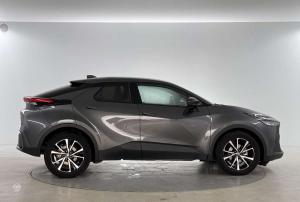 Pelēks Toyota C-HR 2025 Viļņa, ar dzinēja tilpumu 1.80 L un nobraukumu 20 tūkst. km par 28900 €, foto 13 vietnē AUTOMOTO.COM.LV