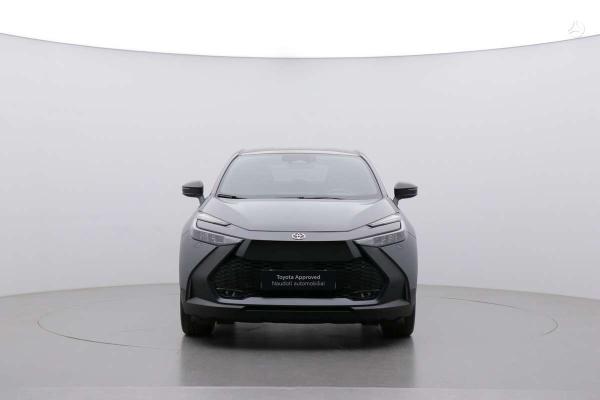 Grey Toyota C-HR 2025 in Vilnius, with an engine capacity of 1.80 L and mileage of 16 thousand km for 29900 €, photo 5 on AUTOMOTO.COM.LV
