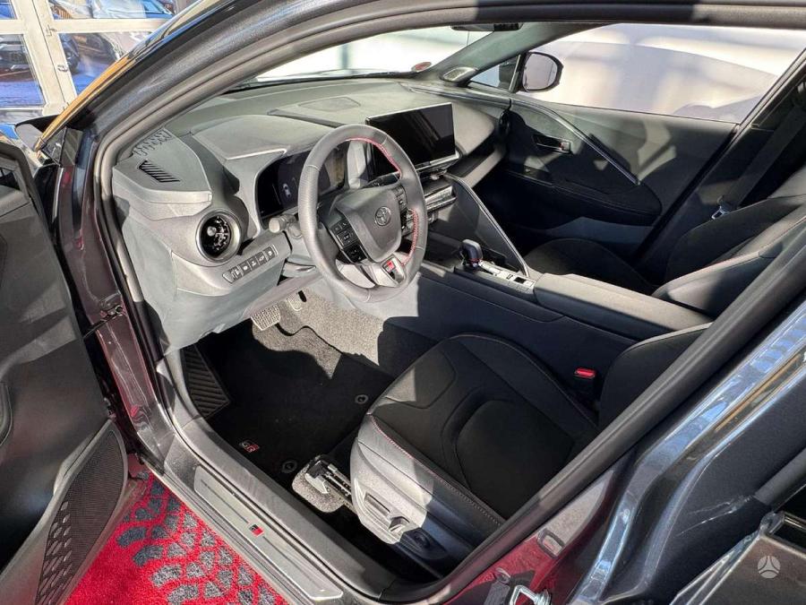 Grey Toyota C-HR 2025 in Siauliai, with an engine capacity of 1.99 L and mileage of 6 thousand km for 40900 €, photo 16 on AUTOMOTO.COM.LV